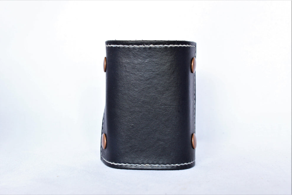 In Black | Matte Black Snaps | The Wearable Wallet