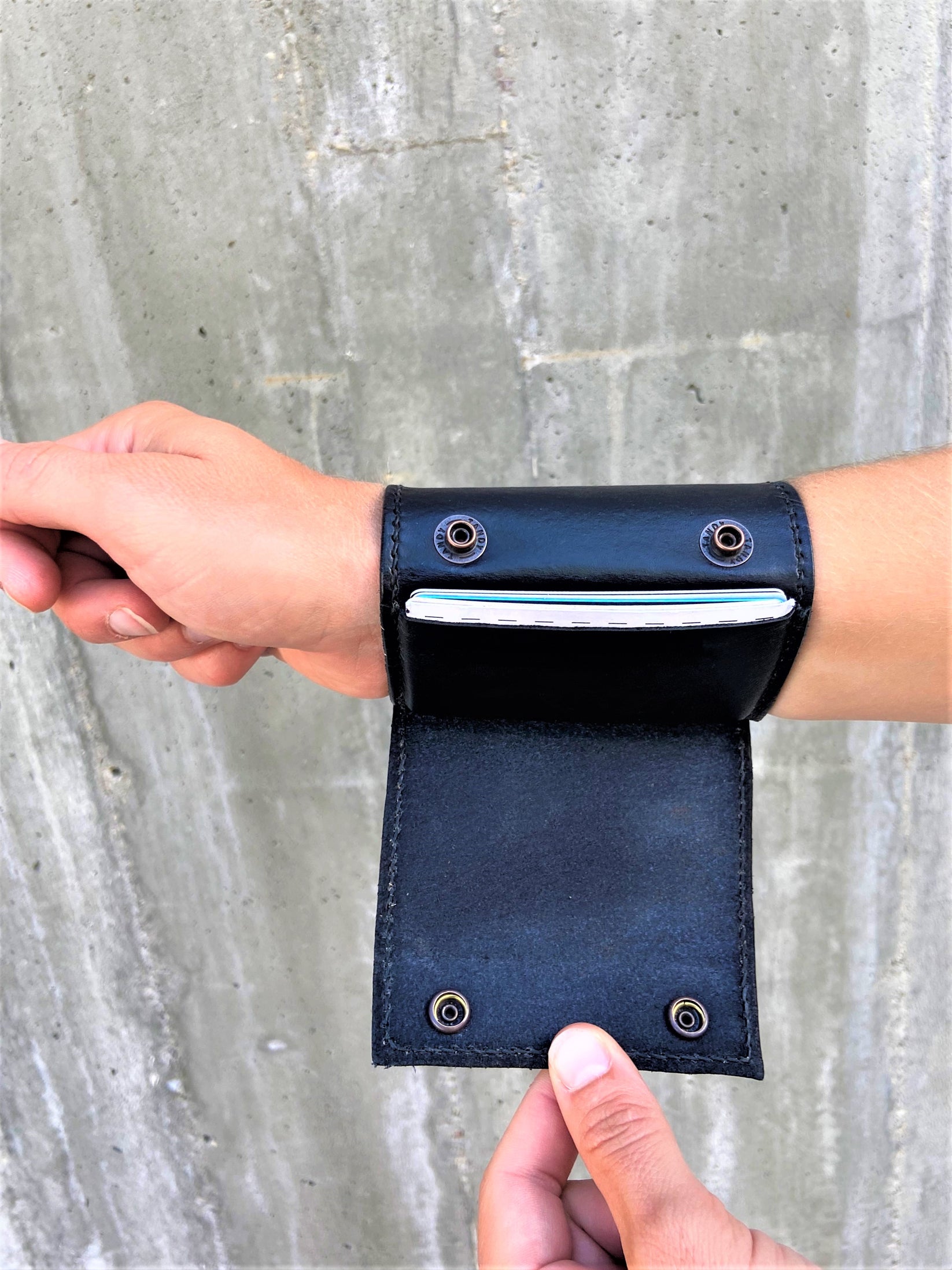 In Black | Matte Black Snaps | The Wearable Wallet